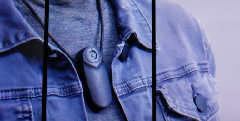 Un dispositivo que utiliza IA para ayudar a personas con discapacidad ...