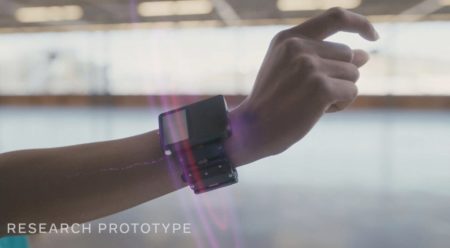 Facebook muestra una pulsera que traduce las señales nerviosas en ...